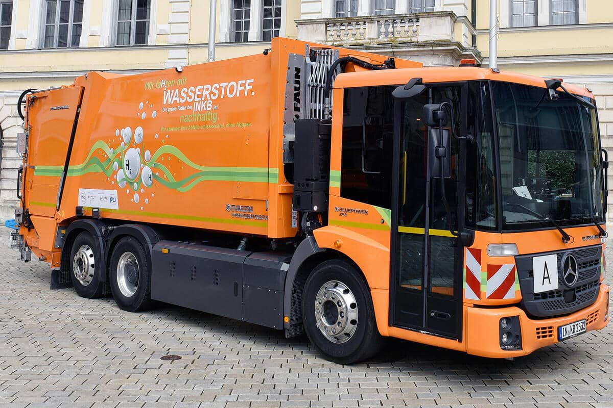 Müllabfuhr Spielzeug Battat Müllfahrzeug Mit Spielfigur Und Mülltonnen ...